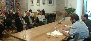 El escritor cántabro Fernando Ontañón presenta su novela `El periodista ...