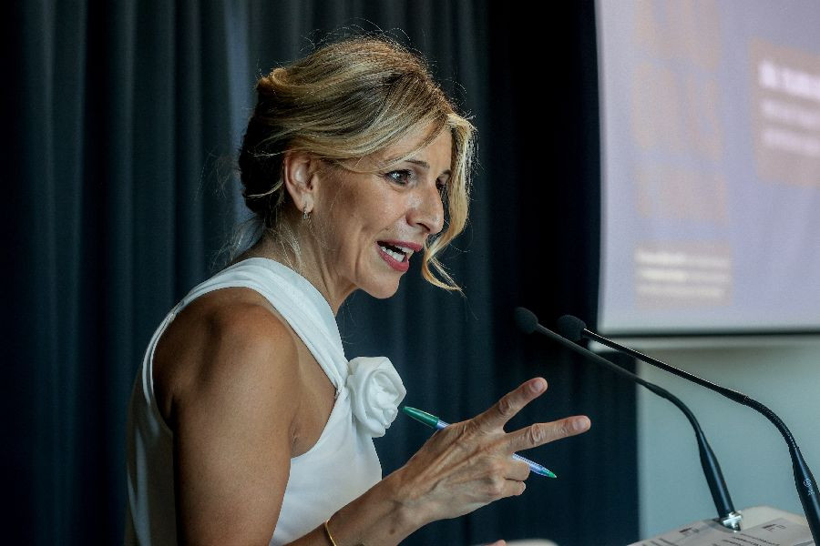 Los comunistas y PSOE acuerdan poder insultar, injuriar al Jefe de ...