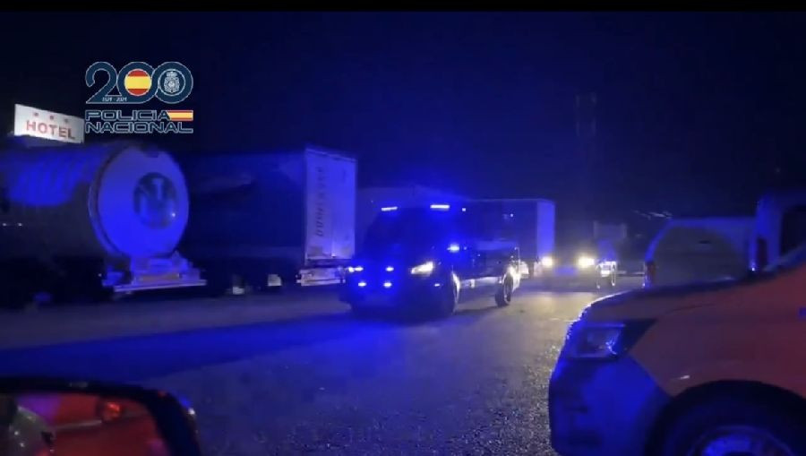 Más de 400 agentes desarrollan una operación en Torrelavega contra ...