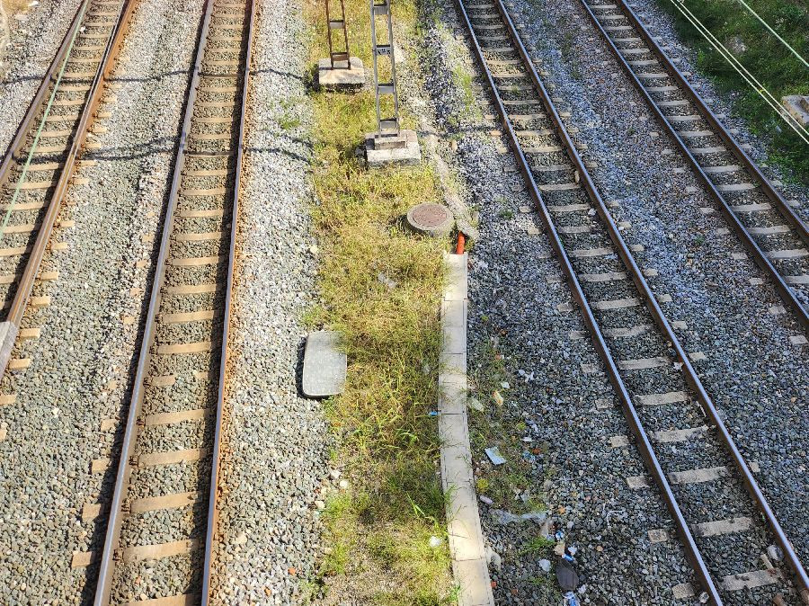 Muere una persona arrollada por un tren en un paso a nivel entre Adarzo y Bezana - Cantabria Liberal